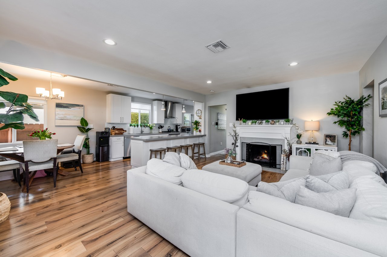 594 S Mapleton Drive, Holmby Hills, CA 90024 | SOLD - Jade Mills