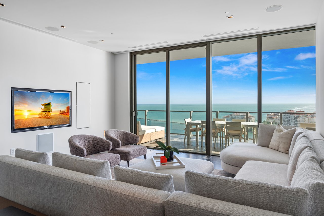 Luxury Homes For Sale in Miami | Luxury Waterfront Homes | Dora Puig