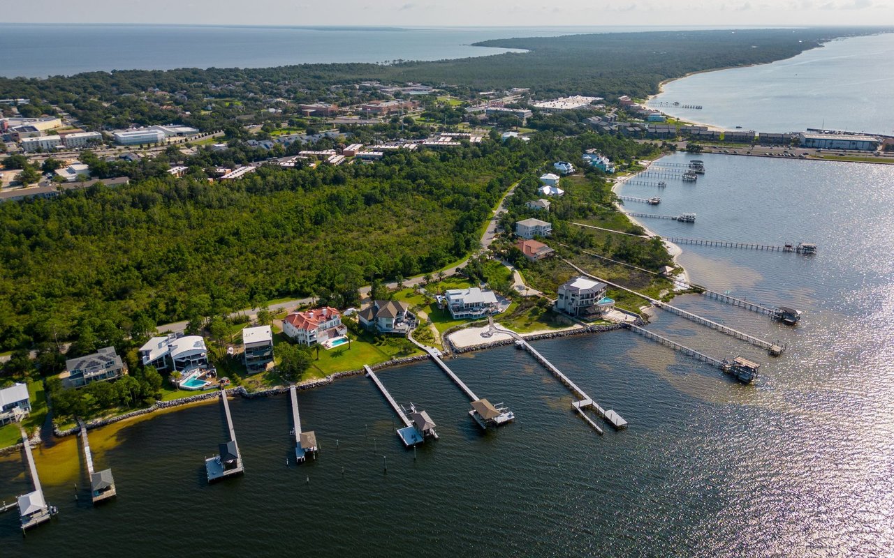 Gulf Breeze, Florida | Neighborhood Guide | Erica Porcelli