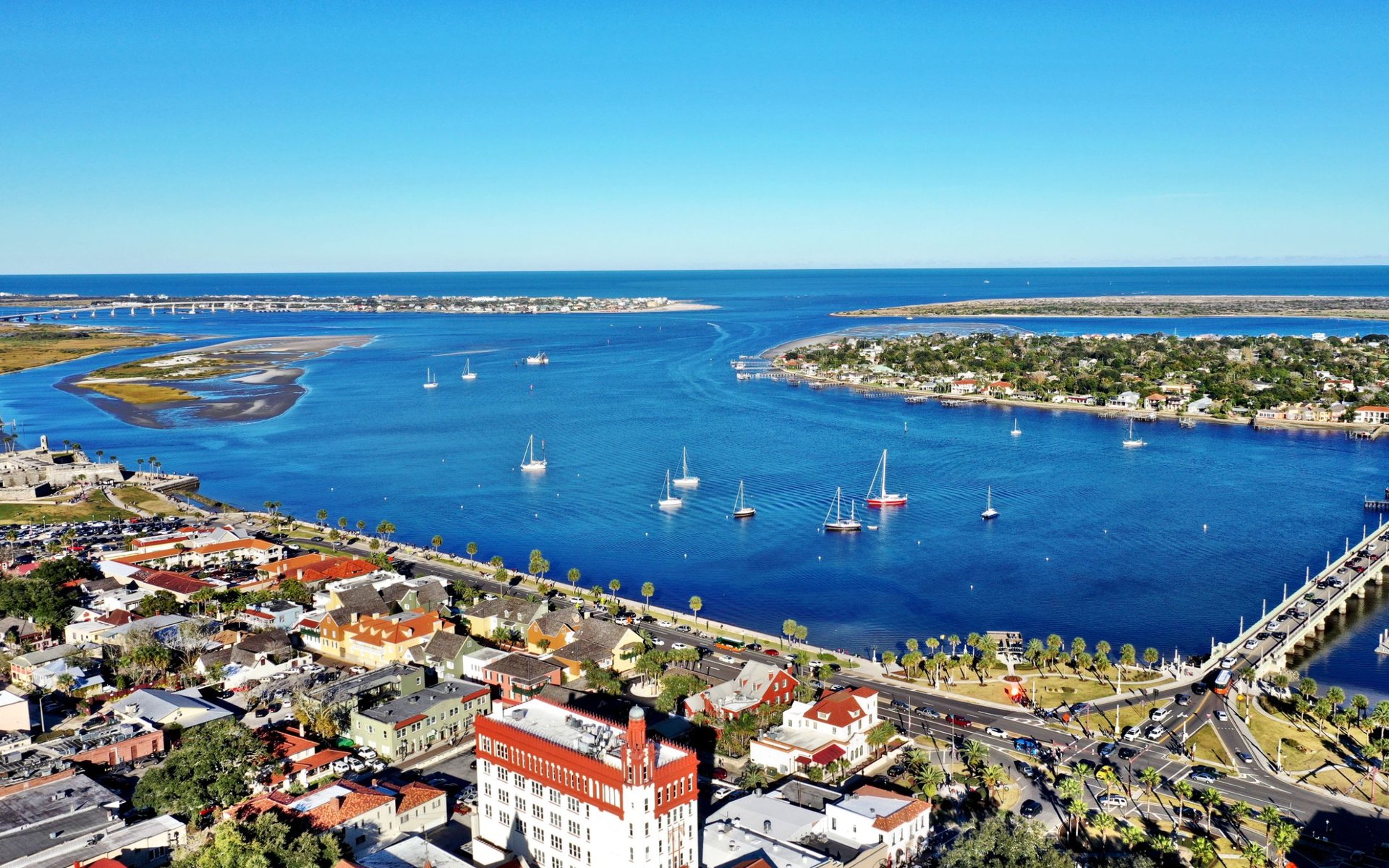 Explore Florida Neighborhoods | Bella Taazieh