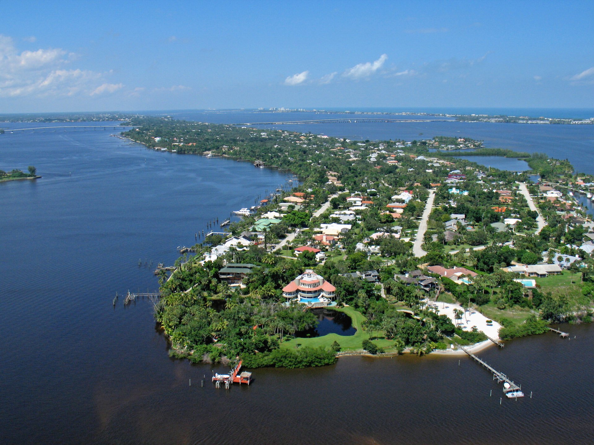 Explore Florida Neighborhoods Guides | Tom Power
