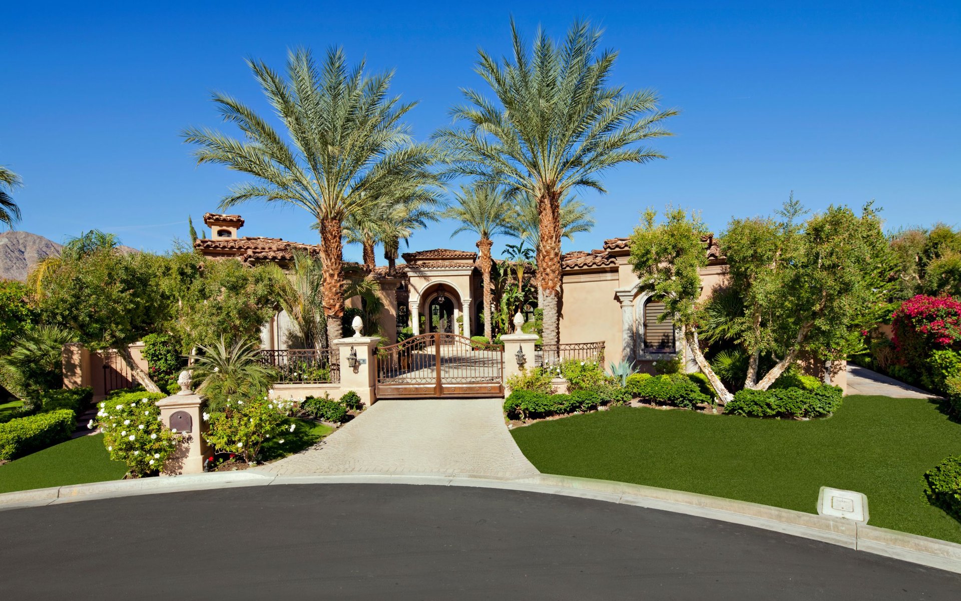 Rancho Santa Fe Home Buyers Guide | John & Elizabeth Finley