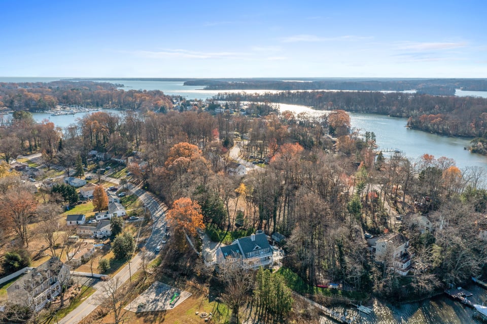 Discover Edgewater | Feature Guide | Michele Deckman