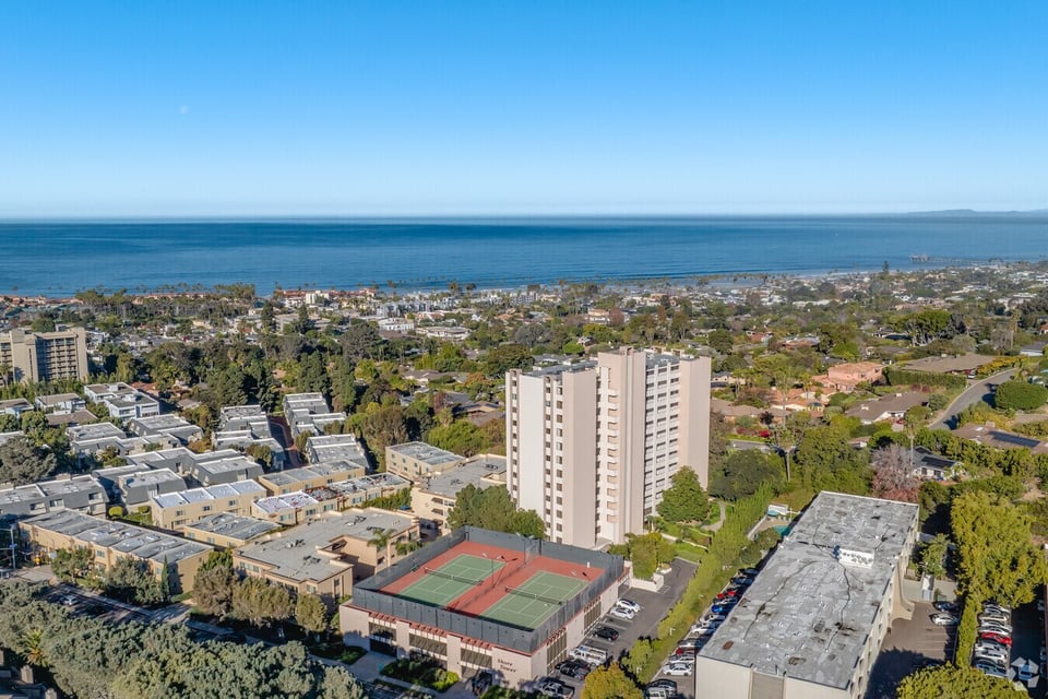 The Shore Tower: Luxurious Area | Development | The Comiskey Group
