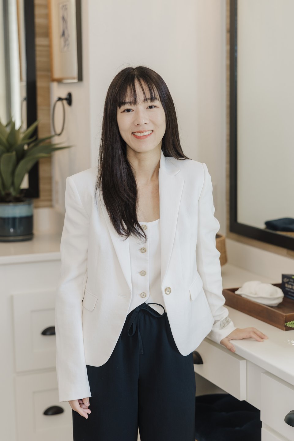About Yifan Ingle - Your Trusted Real Estate Broker
