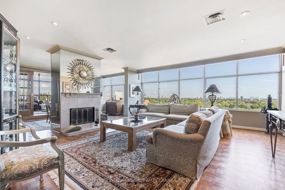 LUXURY SPACE BY RAMSDEN PARK | Toronto Real Estate | Penthouse Queen