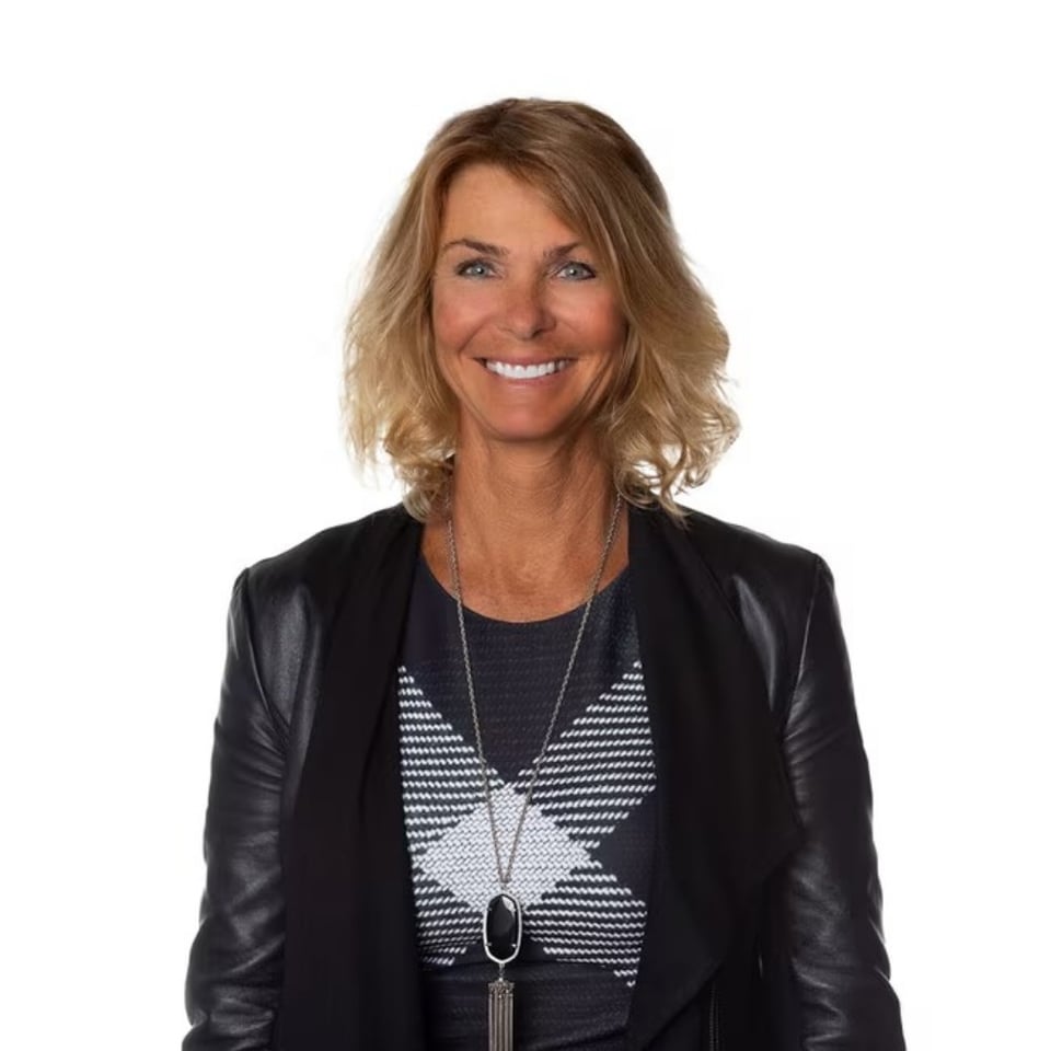 Debbie Nelson Birmingham MI Real Estate Agent Expert