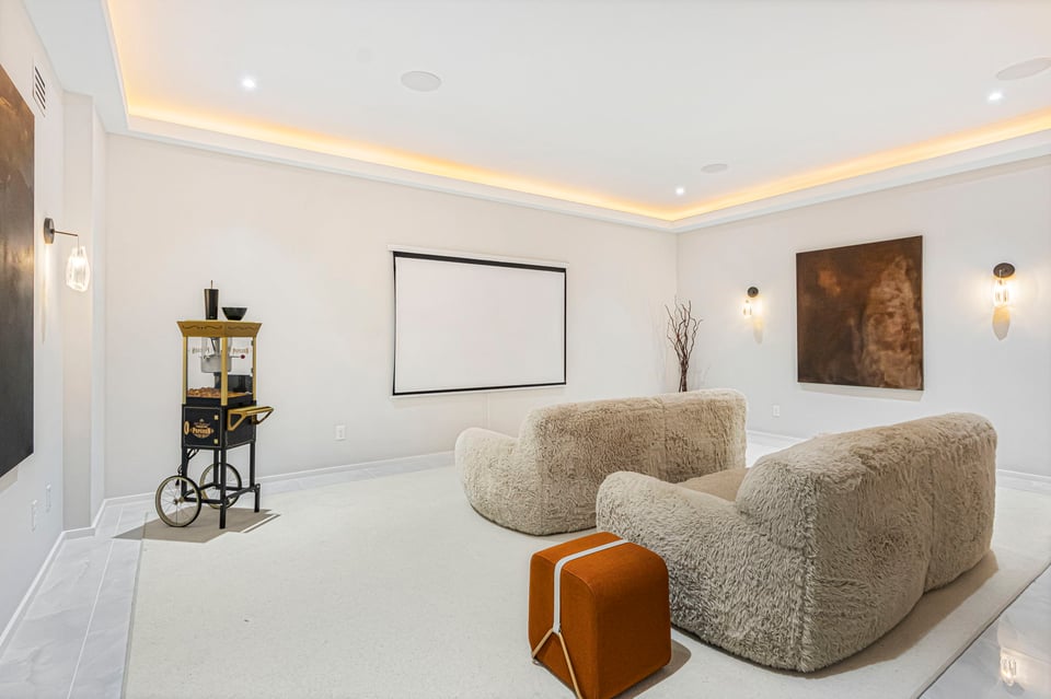 Lake Royale – Real Estate | Komar Luxe Realty and Komar Luxe Design Build