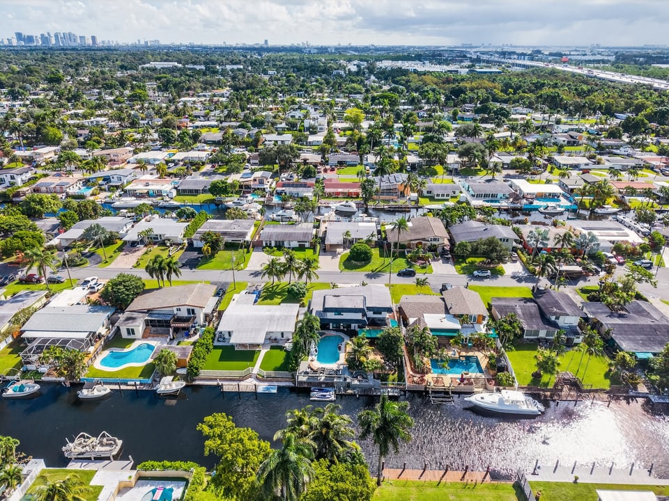 Lauderdale Isles | Neighborhood Guide | Leslie Boswell