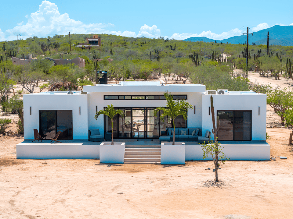 Explore the Off-grid Lifestyle in Las Tinas