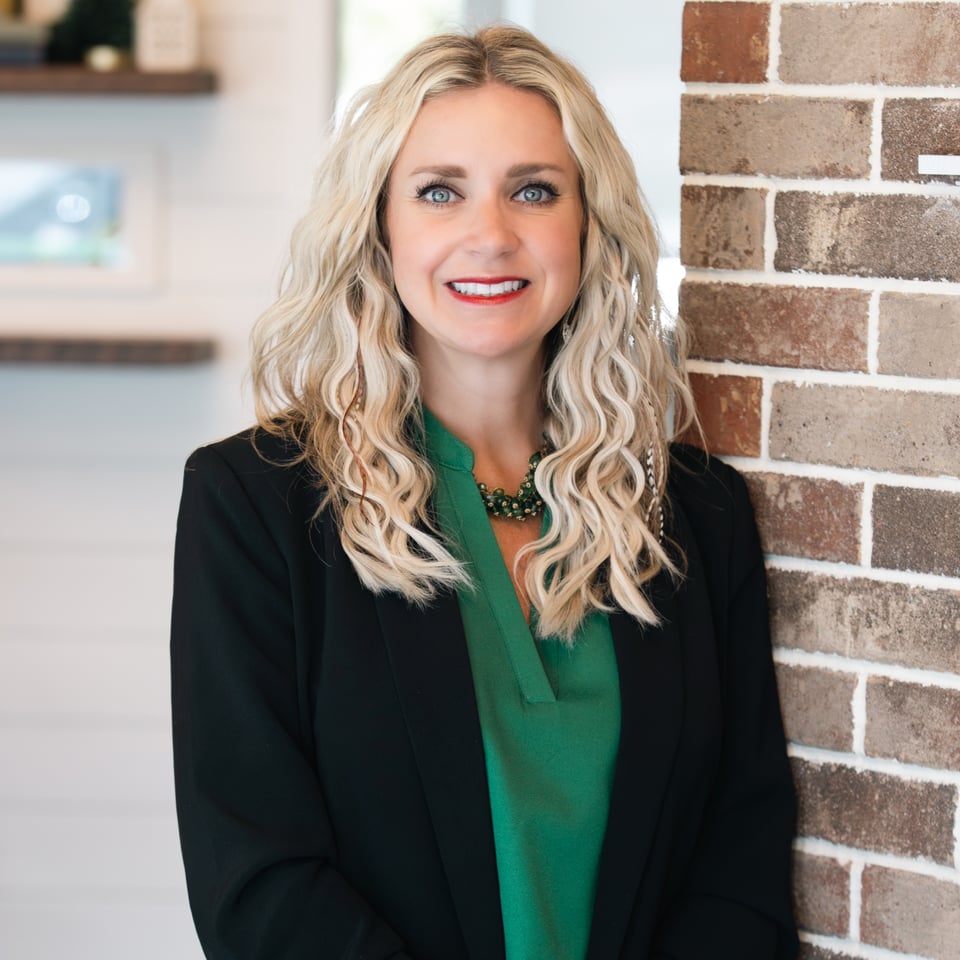 Work With Sarah Lynch, Real Estate Agent in Elkhorn NE