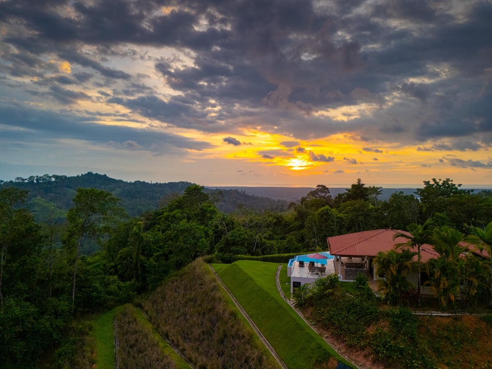 Oceanview Oasis House: Private Waterfall, Infinity Pool & Jungle Trails ...