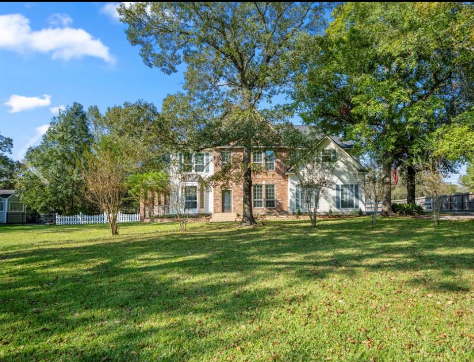 2111 Sendera Ranch Dr