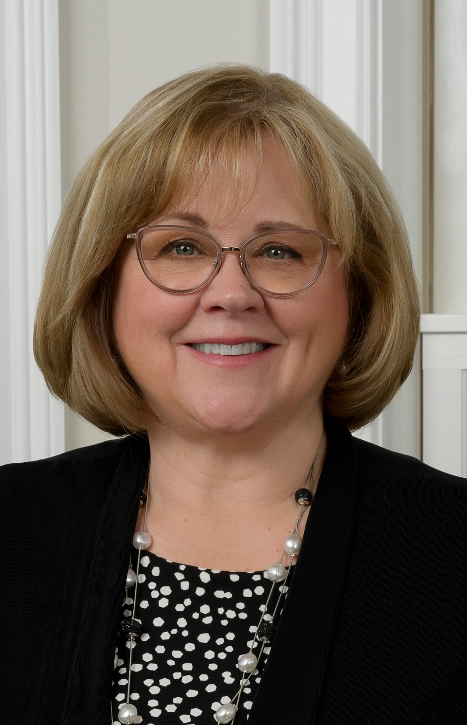 Sandy Martin Real Estate Agent in Lancaster, PA | Discover Your Dream Home