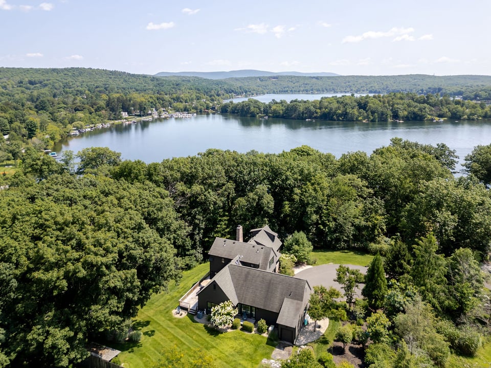 Golf Access Contemporary | John Barbato | New York Real Estate Agent