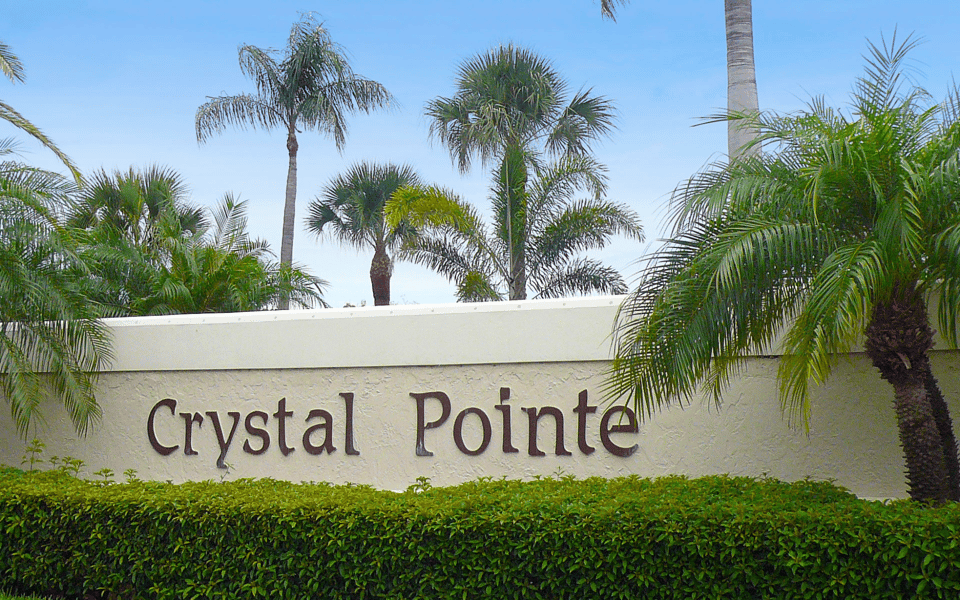Neighborhoods || Crystal Pointe