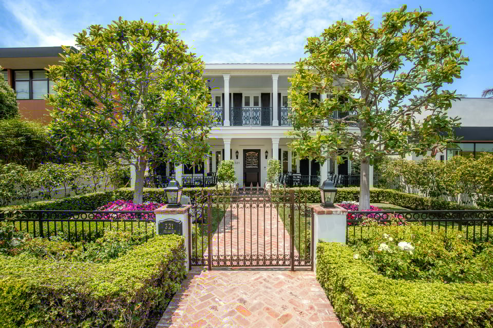 321 Fullerton Avenue | Casey Lesher