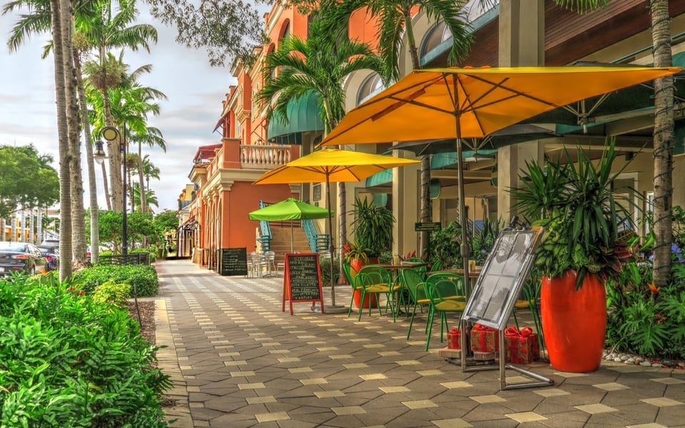 St. Armands Circle | Area Guide