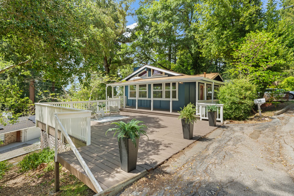 12 Summit AVE