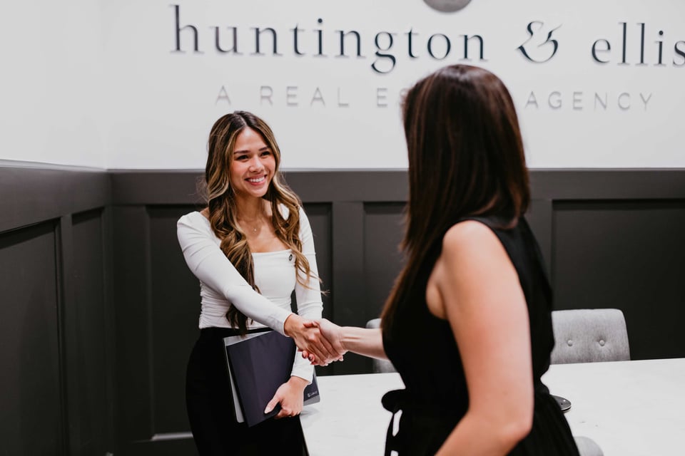 Why You Need a Full Time Agent: Navigating the Real Estate Market ...
