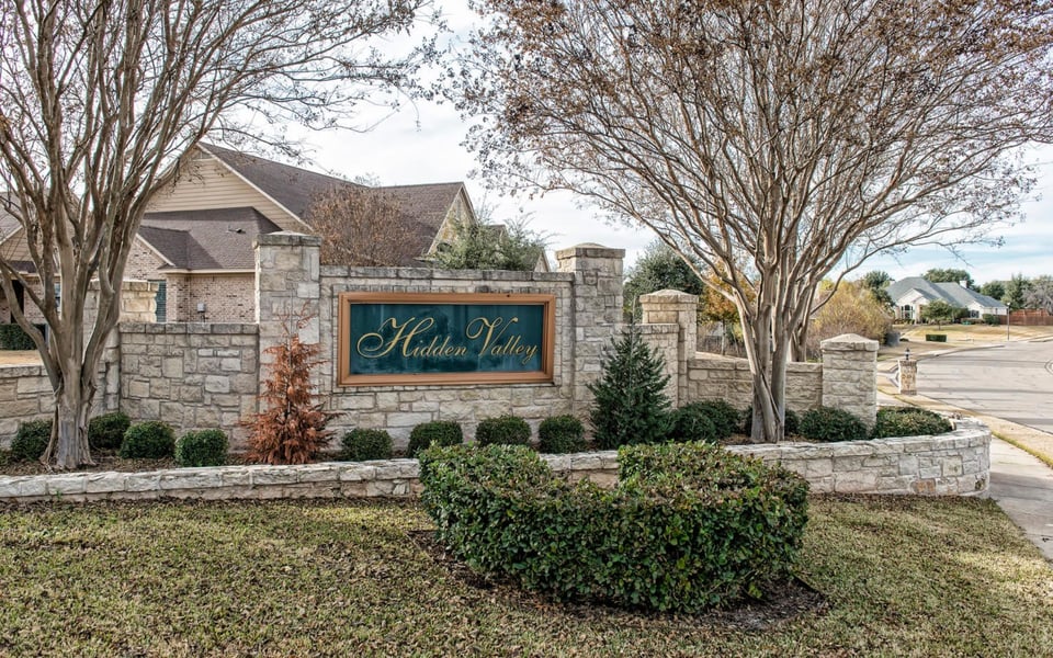 Hidden Valley | Neighborhood Guide