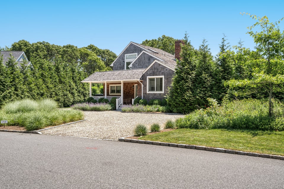 Beachy Bridgehampton North | Dana Trotter | Bridgehampton Real Estate ...