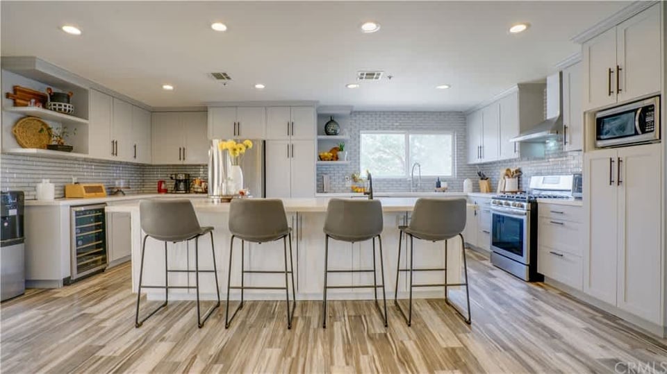 The Beginner’s Guide to Renting Your First Home | Frontgate Real Estate