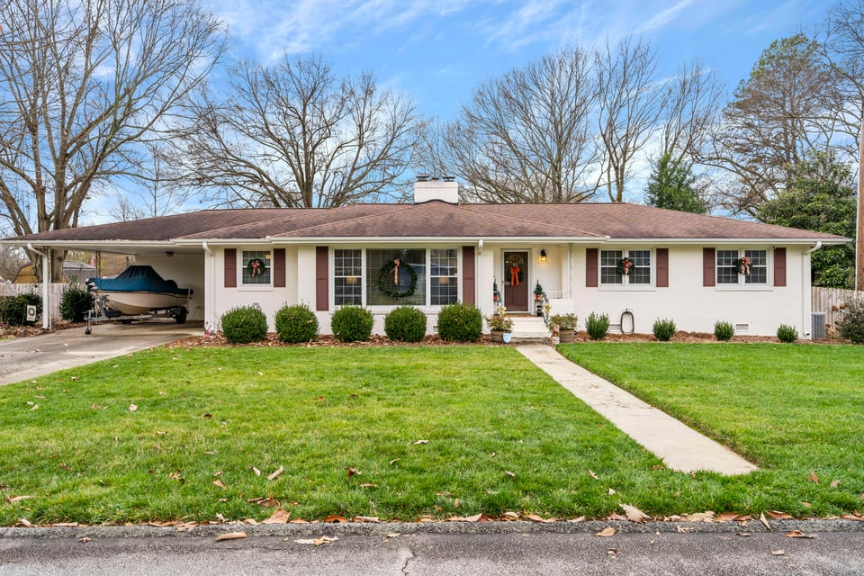 10 Lisa Dr. | The Gallo Company | Greenville Real Estate Team