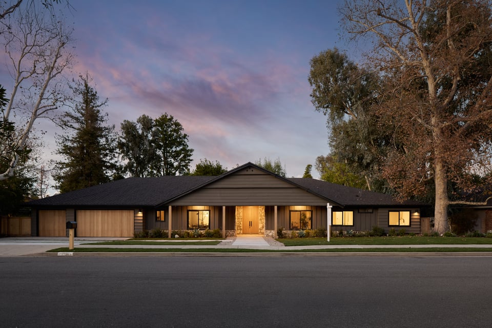 17539 Magnolia Boulevard