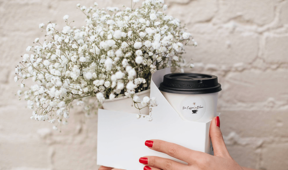 De Coffee Bloom: Where Espresso Meets Elegance