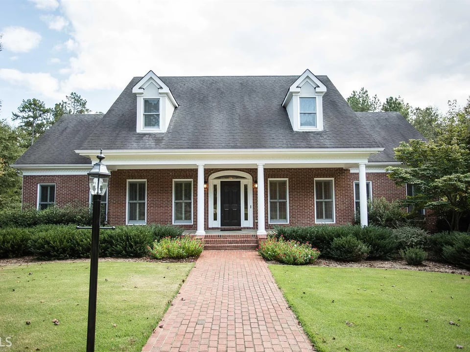 1021 Thornwell Court: Elegant Oconee County Home