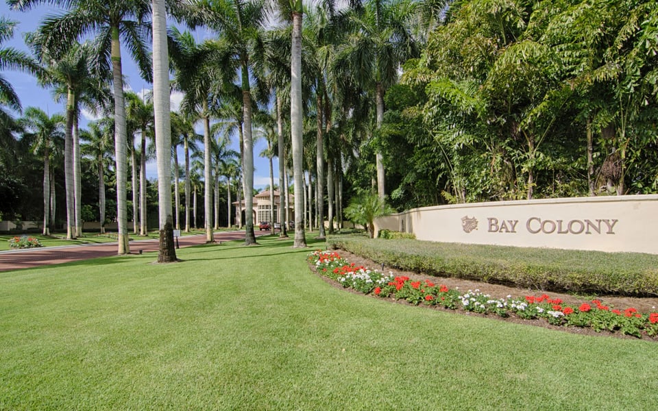 Bay Colony Shores Naples FL - Luxury Homes for Sale
