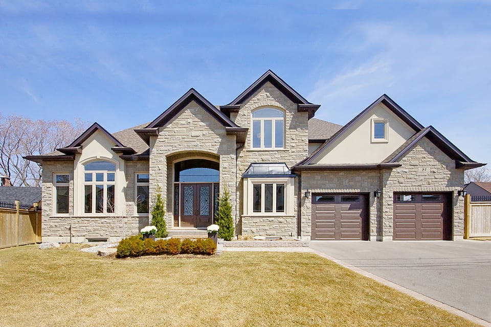 84 Seabreeze Crescent | Stoney Creek, ON L8E 5C9 | Goodale Miller Team