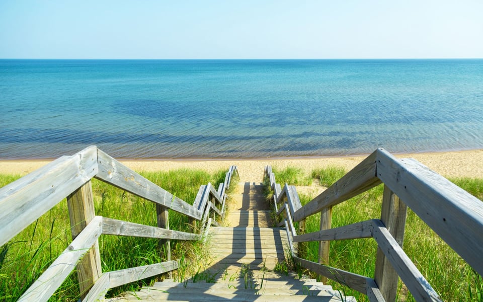 The Cliff: Prestigious Coastal Living with View | Houses For Sale Nantucket