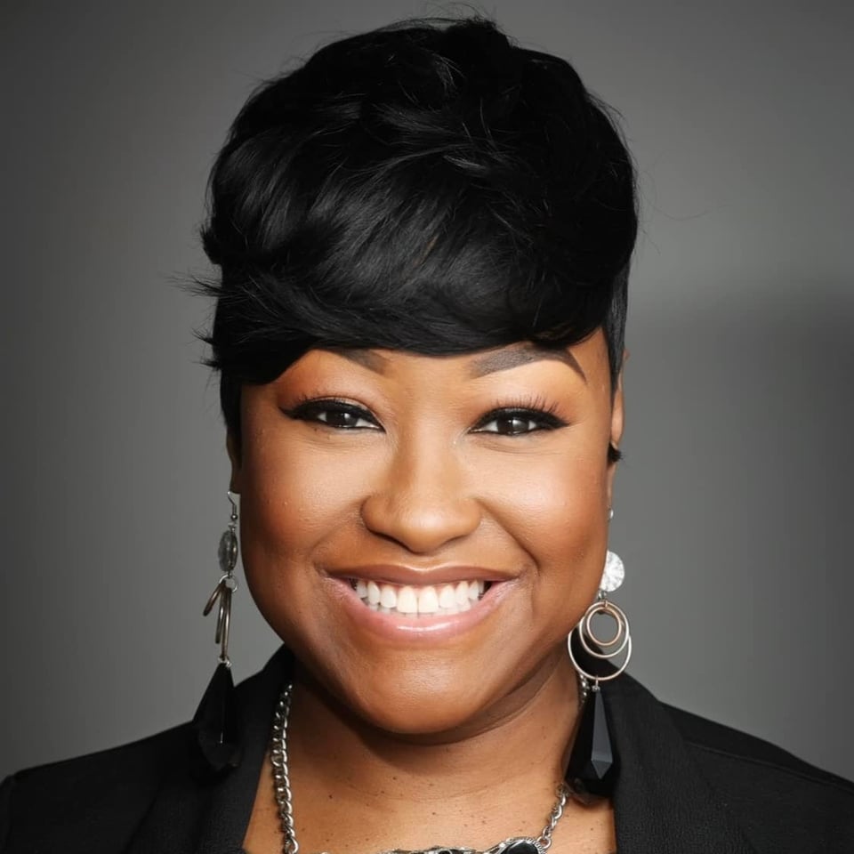 About Regina Williams | Your Expert Real Estate Advisor