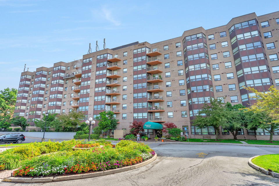Hampton Green Markham Condos | Listings & Amenities