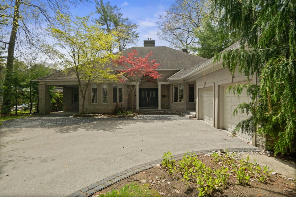 SOLD: The Coveted Lorne Park | Barry Cohen Homes