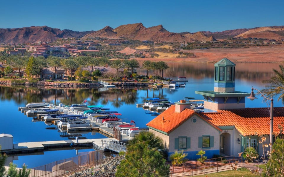 A Deep Dive into Luxury Condo Resorts in Lake Las Vegas | Blog | Gene ...