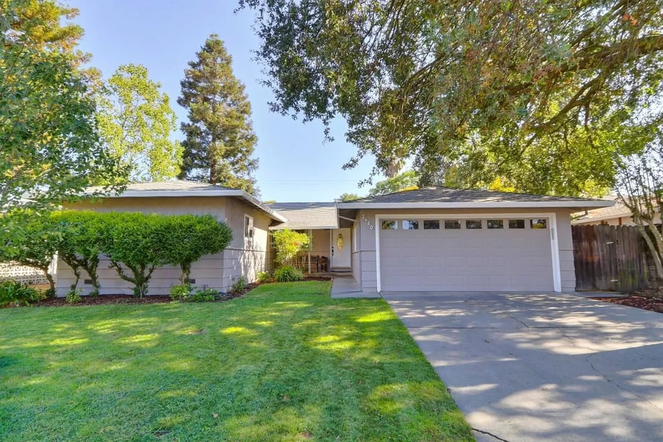 2420 Temple Drive | David & Brenda Fletcher