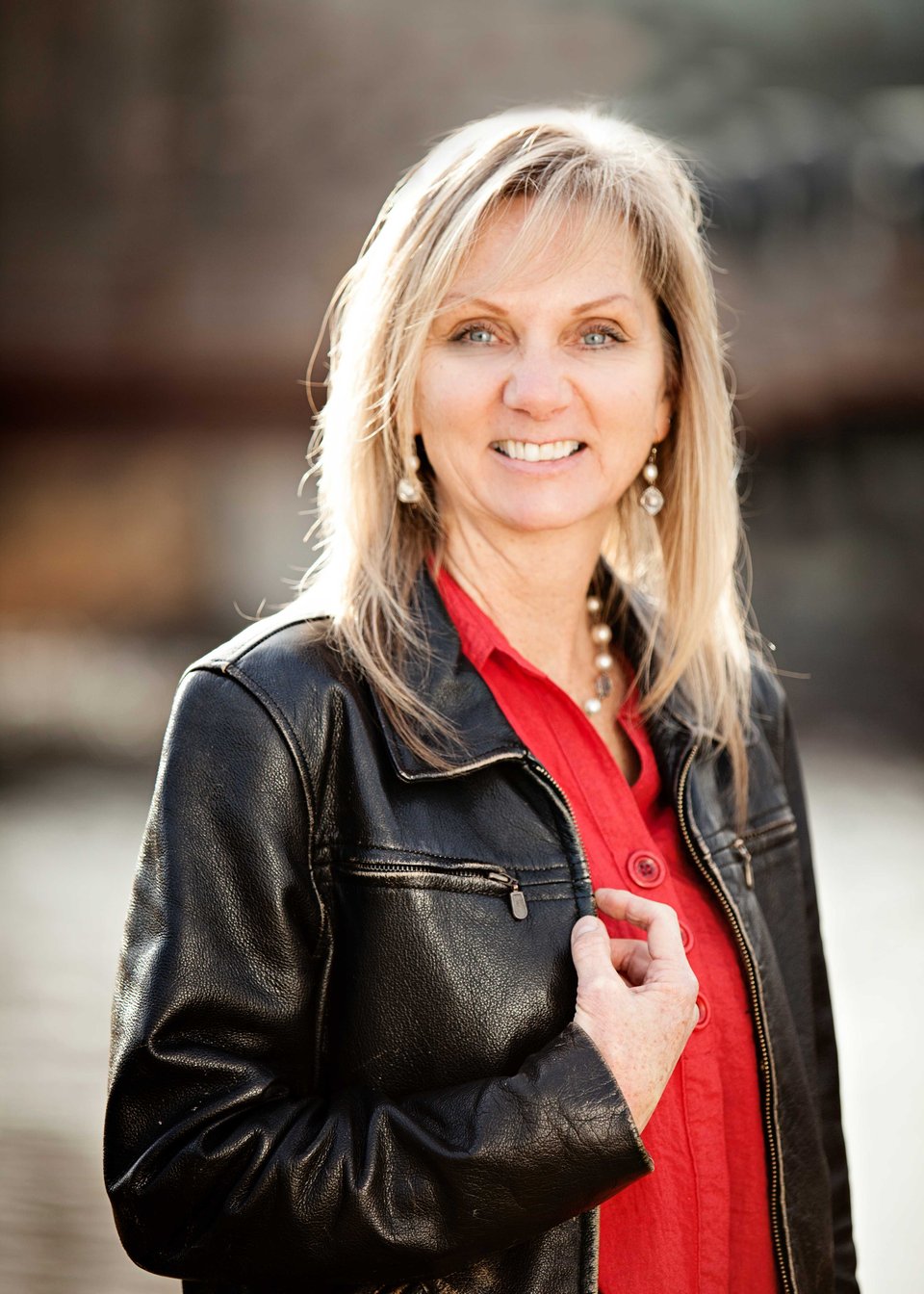About Sandi Hall