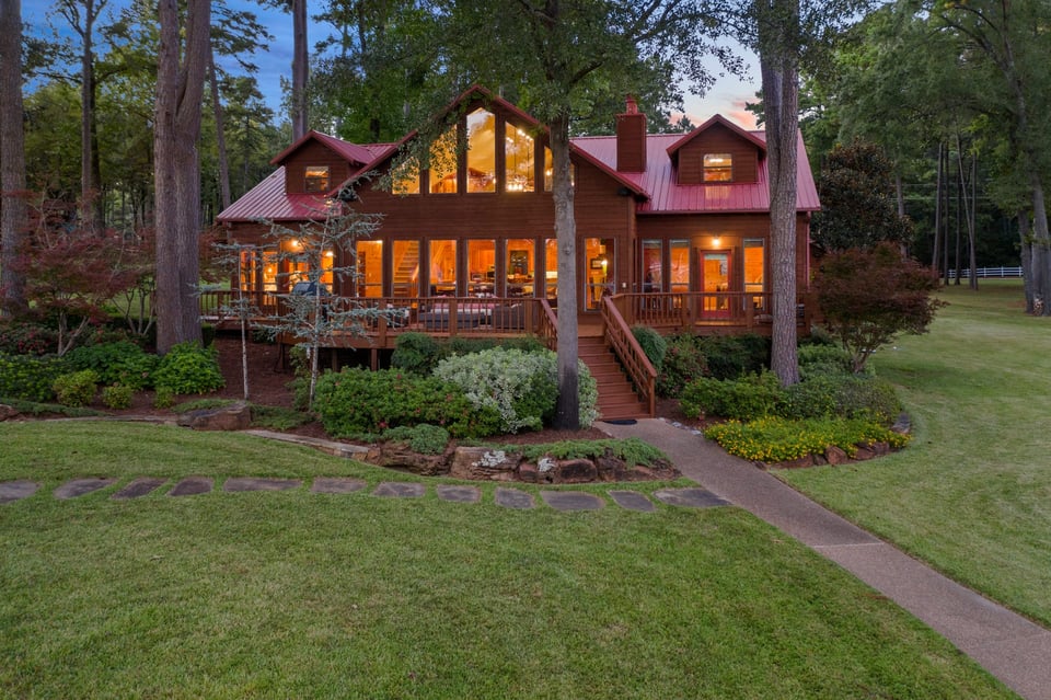 Eagle Point Homes for Sale | Lakefront Properties