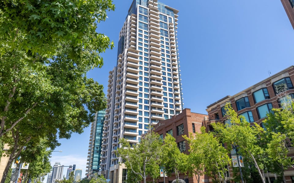 Pinnacle Marina Tower | Development | The Comiskey Group