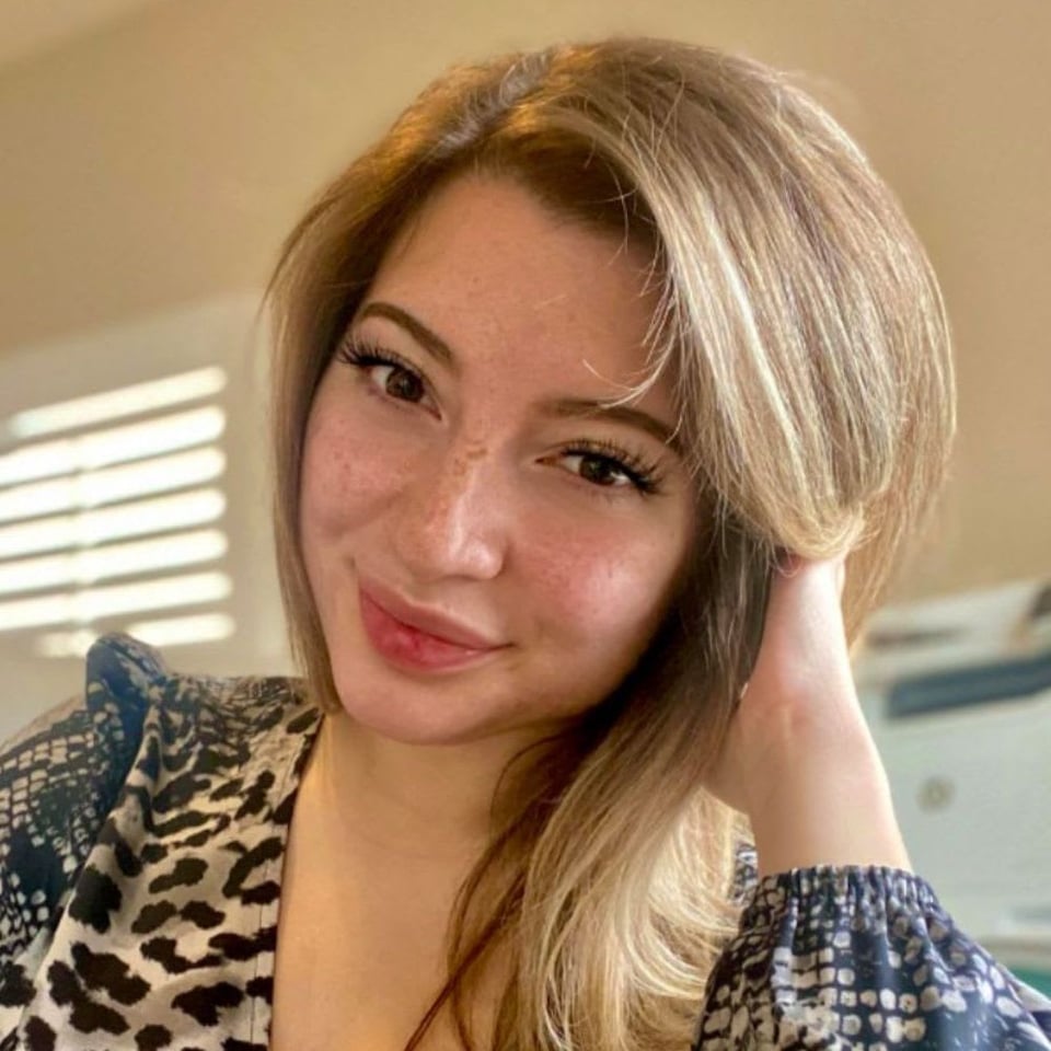 Emily Flores | Luxe Living Group - Real Estate Agent