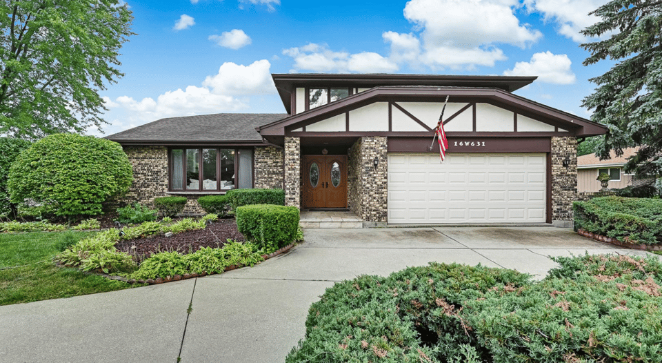 Willowbrook, IL: Neighborhood Guide | Casselyn Tertell