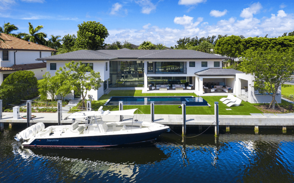 Bay Colony | Neighborhood Guide