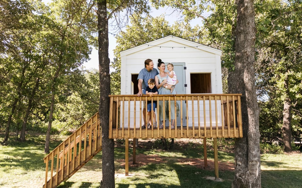 Michelle Makes Her Kid's Treehouse Dreams Come True