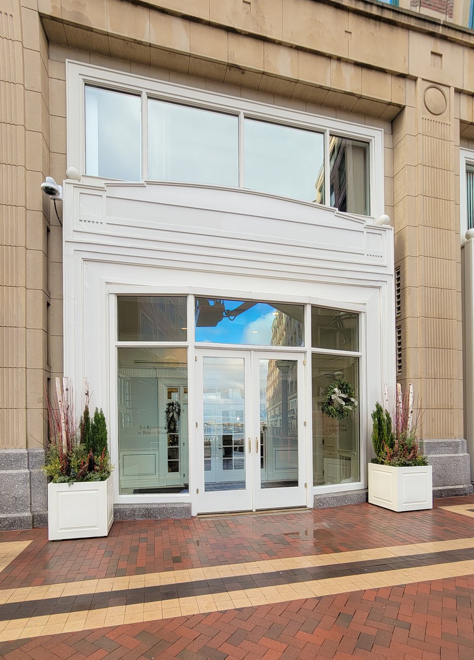 Waterfront Luxury Condos for Sale: Rowes Wharf Awaits You!