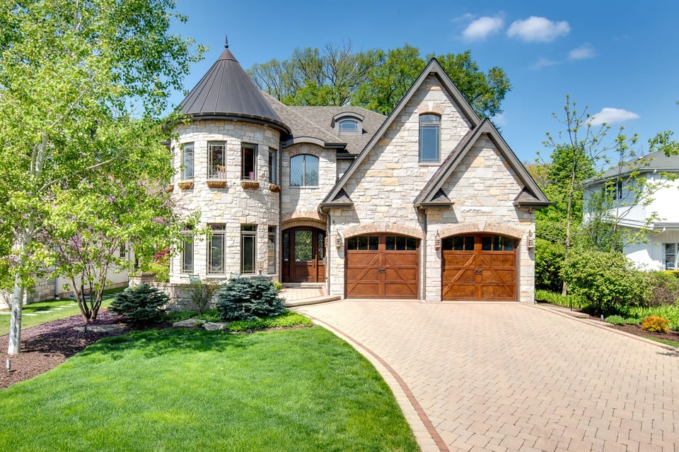 Elmhurst | Neighborhood Guide