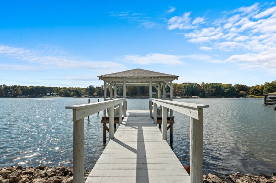 Retire in Style: Your New Lake House Awaits for Retirement