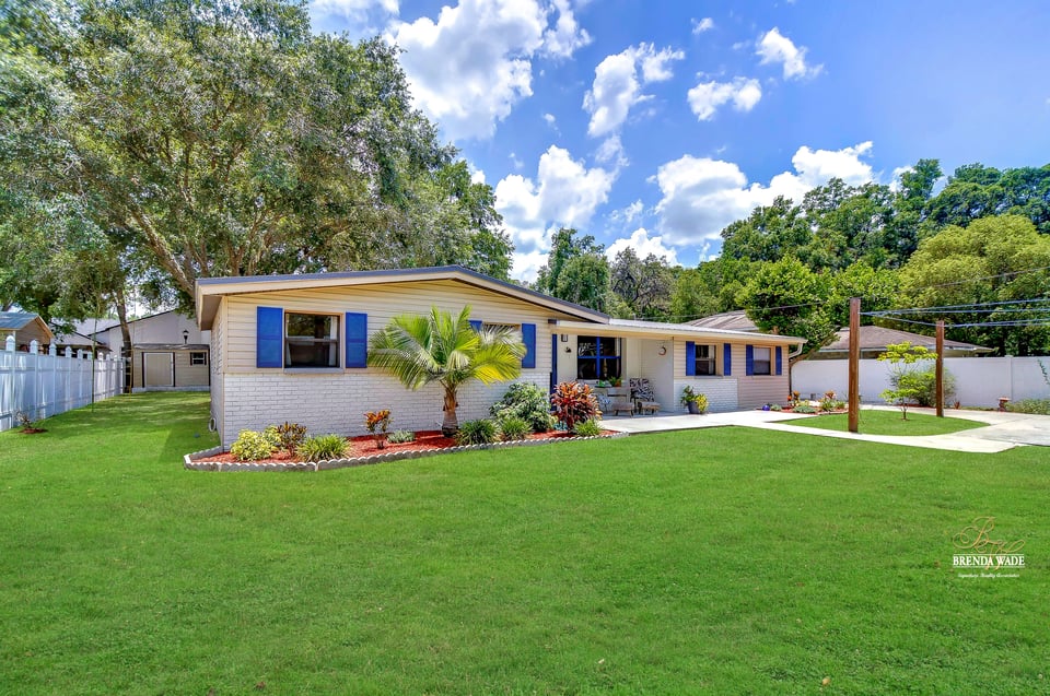 SOLD/ 10799 FLORENCE AVE